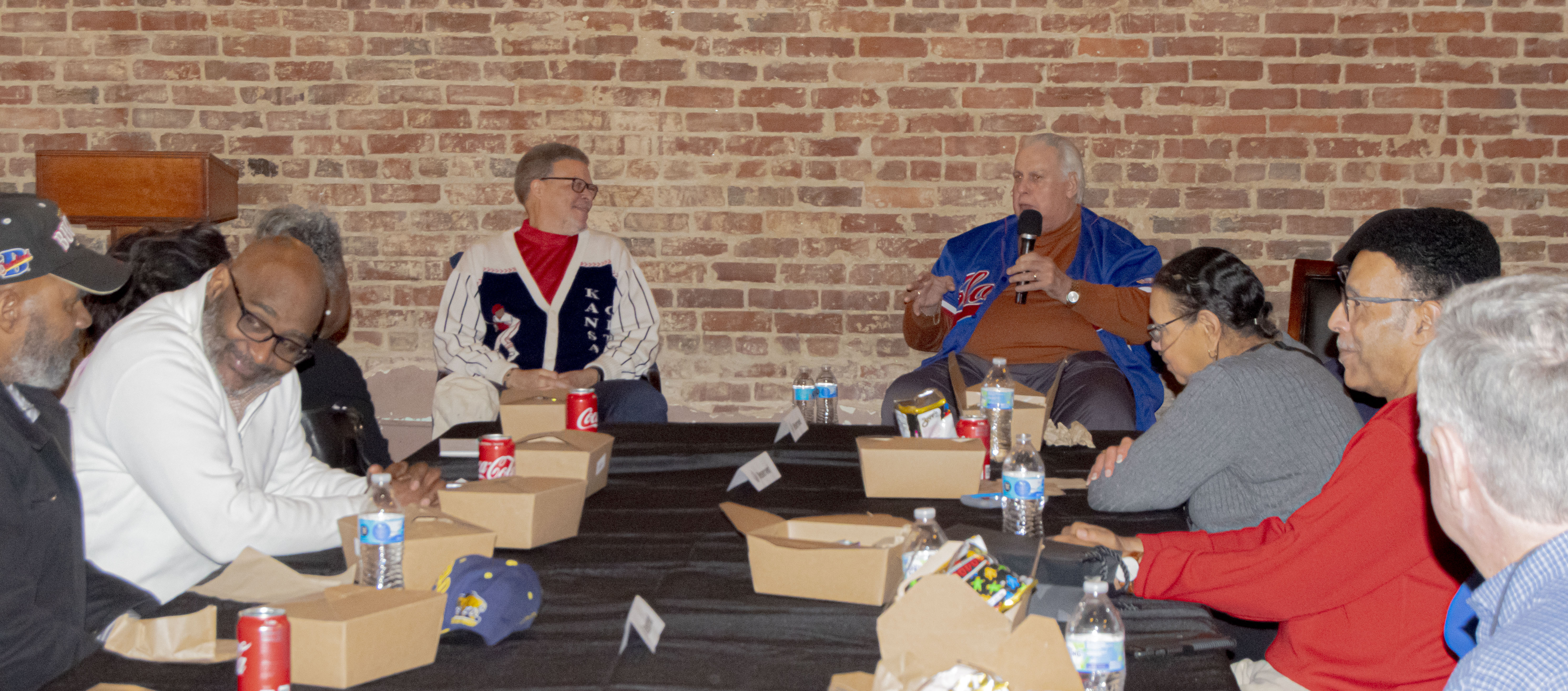 Larry Lester shares Negro League baseball history – Viking Fusion